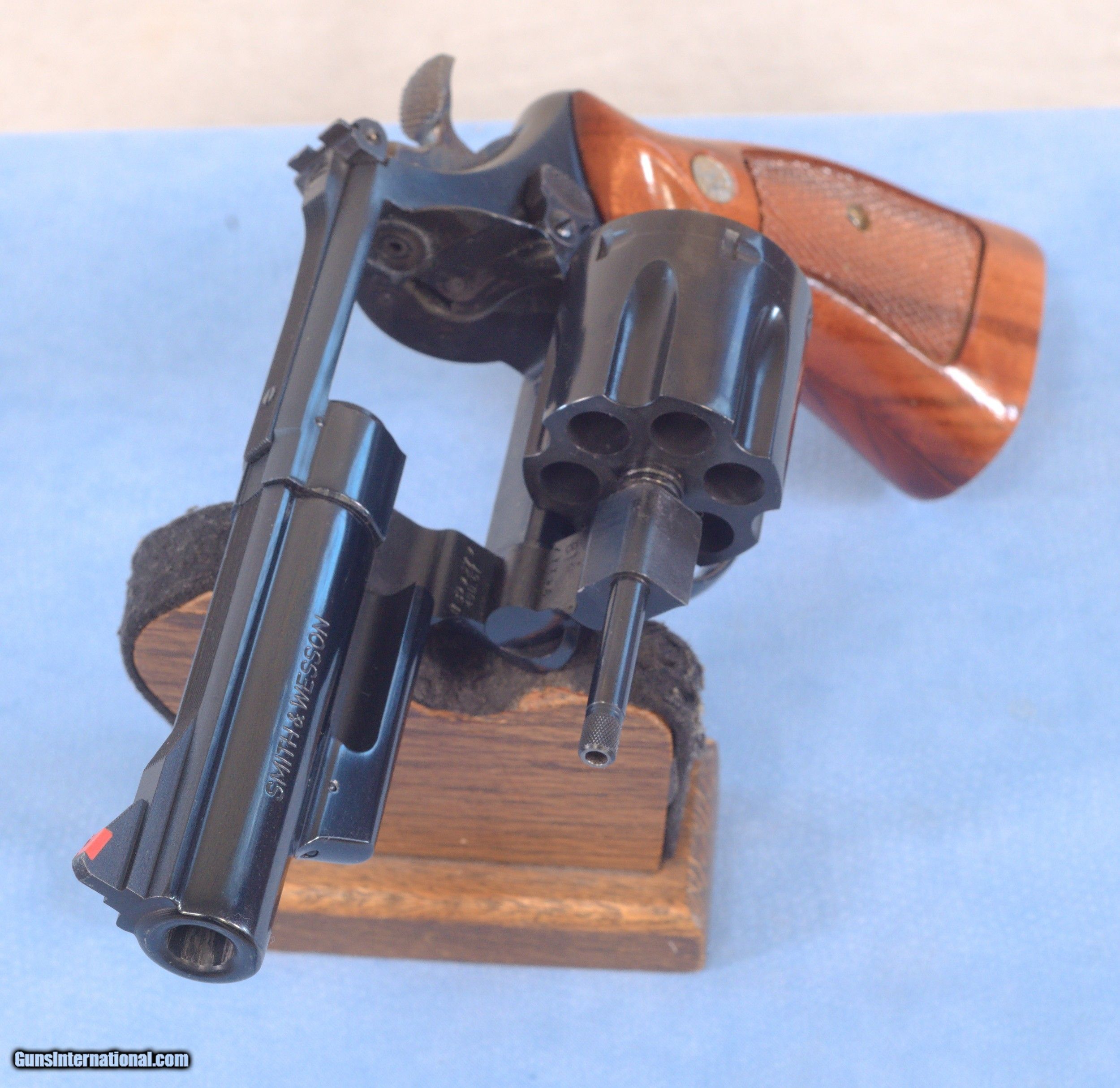** SOLD ** Smith & Wesson Model 57 Revolver in .41 Magnum Caliber **Mfg ...