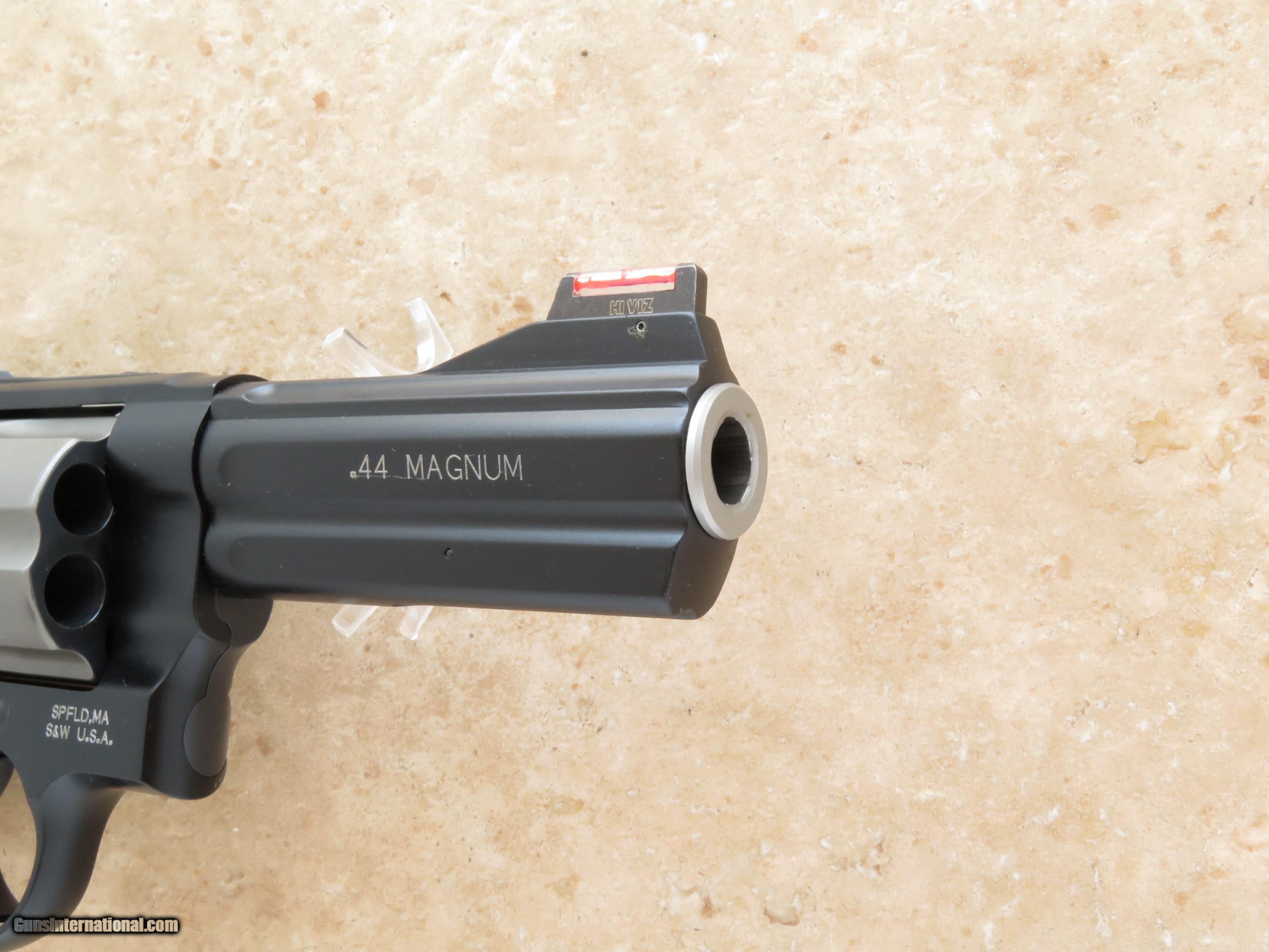 ** SOLD ** Smith & Wesson Model 329 PD Air Lite, Cal. .44 Magnum