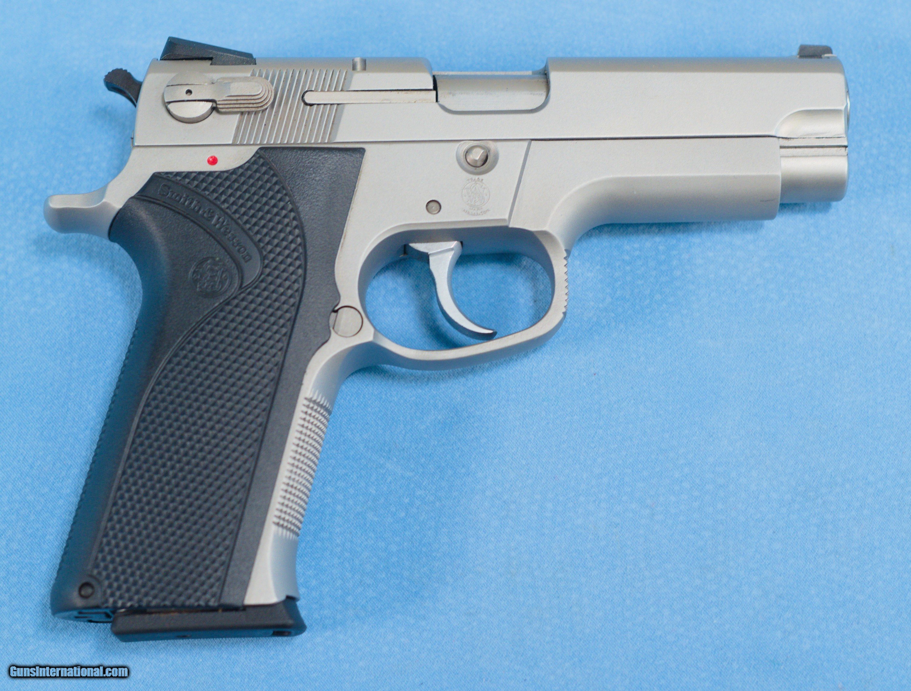 ** SOLD ** Smith & Wesson Model 4006 Pistol in .40 S&W Caliber **Box ...
