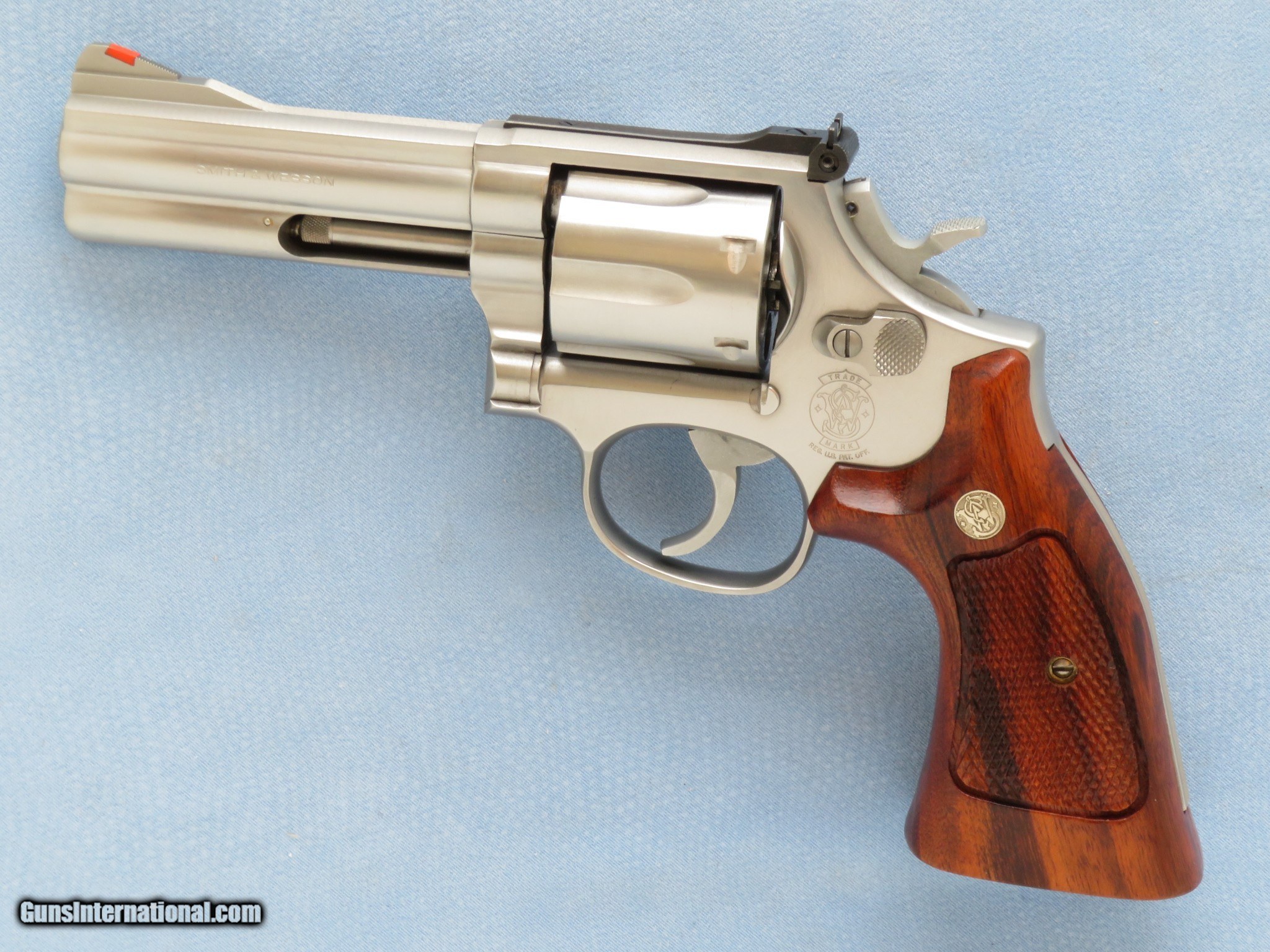 ** SOLD ** Smith & Wesson Model 686 Distinguished Combat Magnum, Cal ...