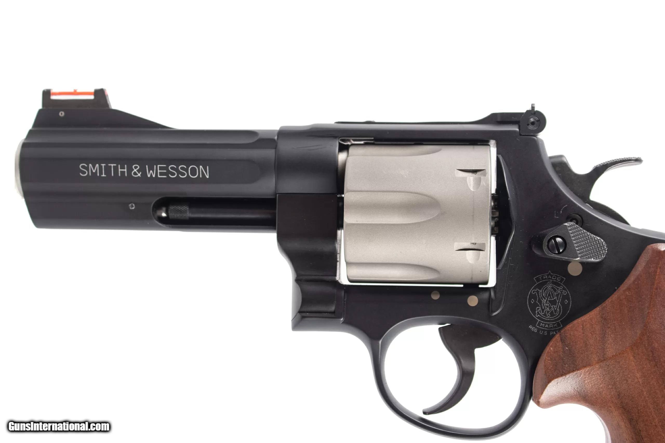 SMITH & WESSON 329PD AIRLITE 44MAG