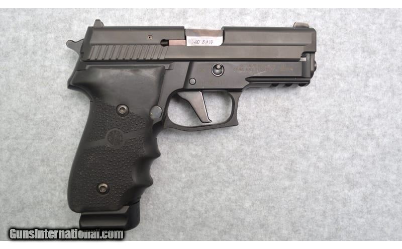 Sig Sauer ~ P229 ~ .40 S&W