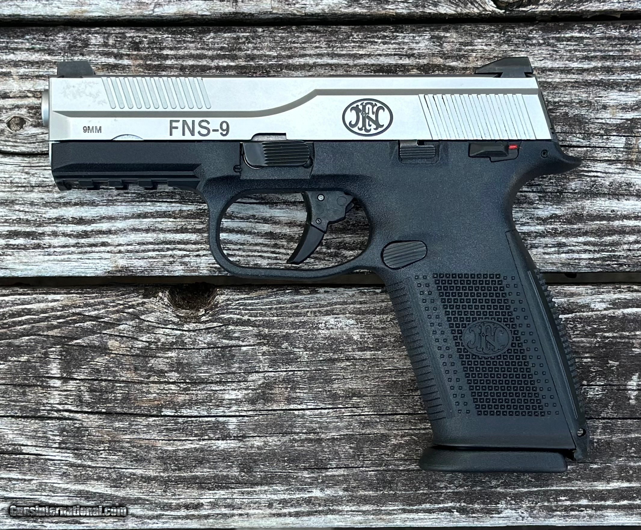 Used FN FNS-9 9mm Stainless Steel Slide 3- 17 Round Capacity 66934