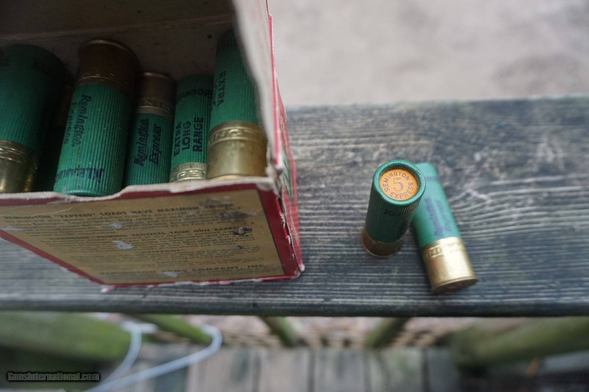 Remington 10 gauge 2 7/8" Vintage ammo #5 shot Full Box Paper shells